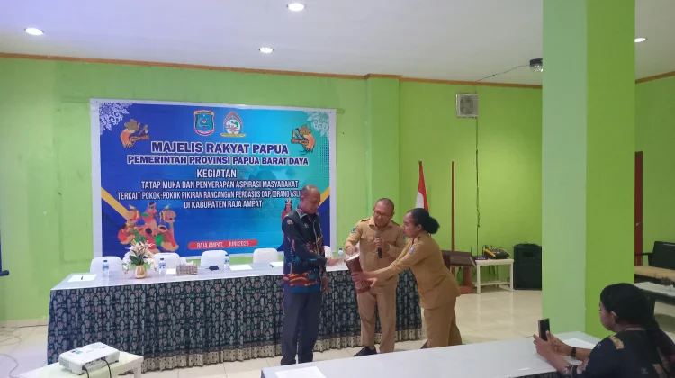 Jaring Aspirasi Raperdasus, MRP Temui Masyarakat Adat di Raja Ampat ...