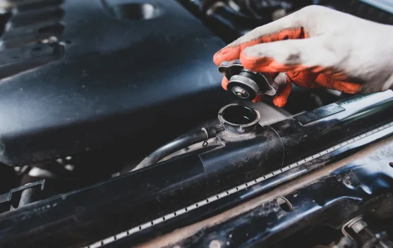 Sebagian Pemilik Mobil Masih Gunakan Air AC untuk Radiator - RRI.co.id