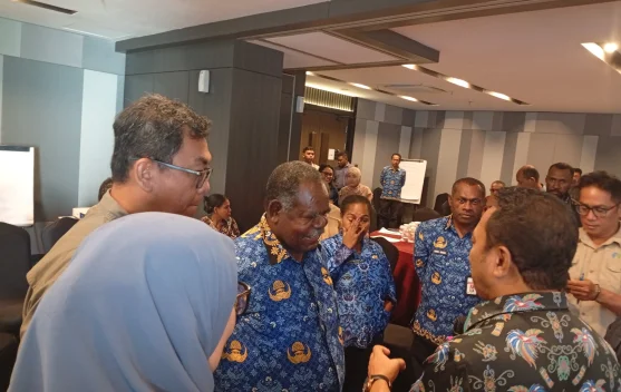 Elisa Kambu Dorong LSM dan Masyarakat Adat Papua Barat Daya Rebut ...