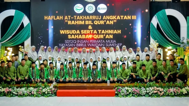 Dua Siswa Rahim Bil Qur'an Sumenep Berhasil Hafal 30 Juz Al-Qur'an ...