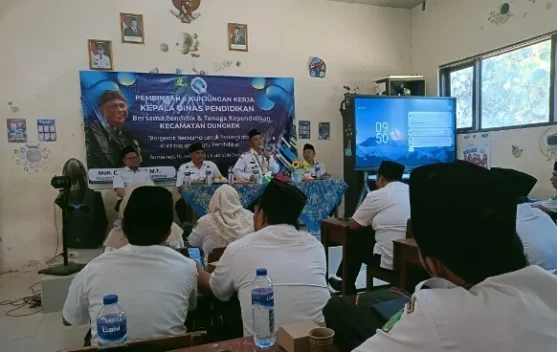 Kadisdik Sumenep Ajak Guru Kompak Majukan Pendidikan di Dungkek - RRI.co.id