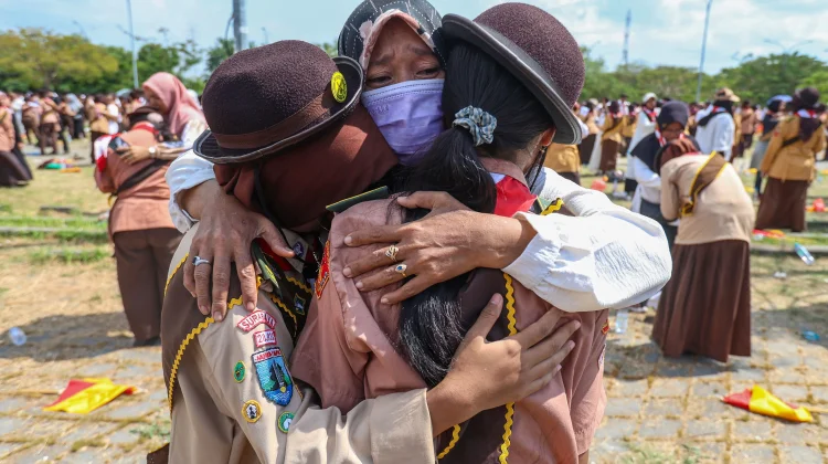 LPA Jatim Apresiasi Gerakan Basuh Kaki Orang Tua di Surabaya - RRI.co.id