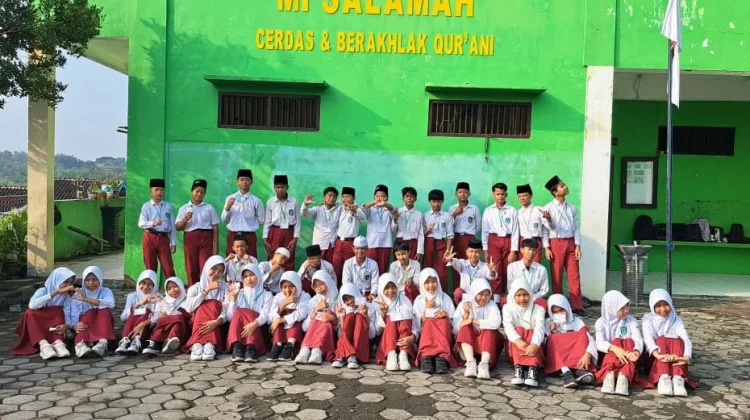 Raih Kenangan Indah, MI Salamah Karanganyar Gelar Study Tour Edukatif ...
