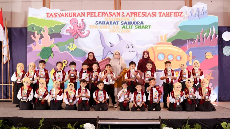 Angkat Tema “Sahabat Samudera” RA Alif Smart Hadirkan Pelepasan Siswa ...