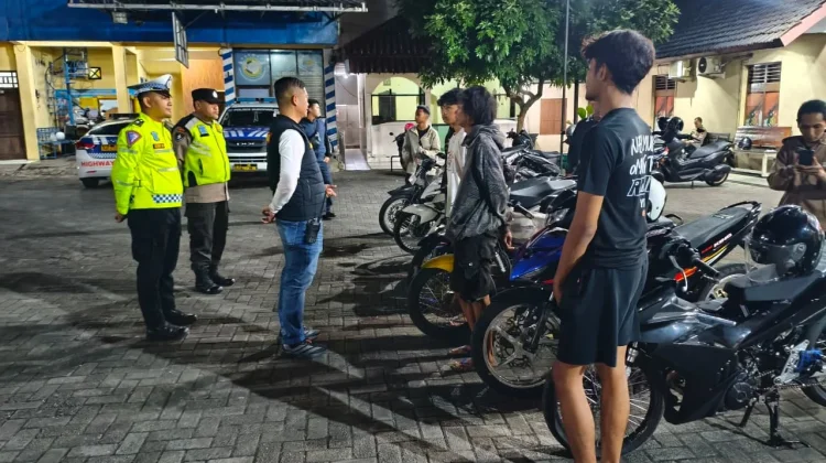 Patroli tengah Malam, Polsek Kartasura Amankan 7 Motor Berknalpot Brong ...