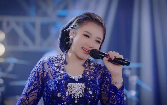 Lirik Lagu "Tanpo Hubungan" Zakiyem hingga Niken Salindry - RRI.co.id