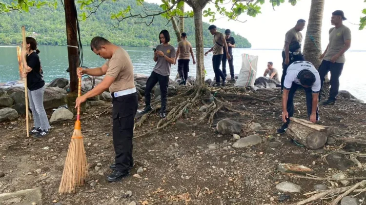 Polres Sangihe Gelar Bhakti Sosial Sambut HUT Bhayangkara ke-80 - RRI.co.id