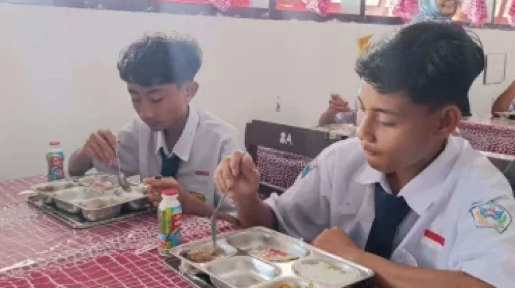 TNI Lakukan Pendampingan dan Pengawasan Program MBG Talaud - RRI.co.id