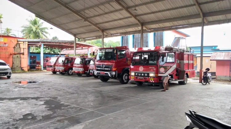 Armada Pemadam Kebakaran Tarakan Didominasi Mobil Tua - RRI.co.id