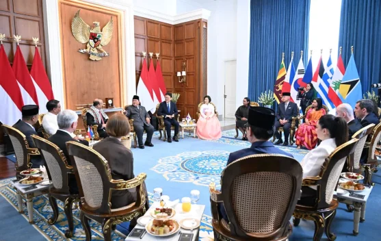 Prabowo Explains Indonesia's Free and Active Policy to New Ambassadors ...