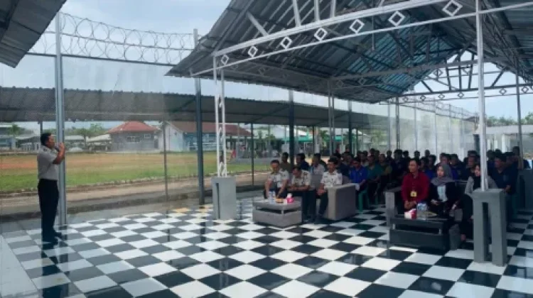 Lapas Way Kanan Beri Penyuluhan Hukum Gratis bagi 70 Warga Binaan - RRI ...