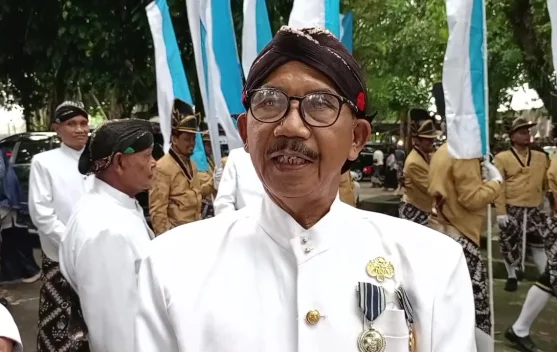 Mubeng Beteng Jadi Lambang Bentengi Diri dari Hawa Nafsu - RRI.co.id