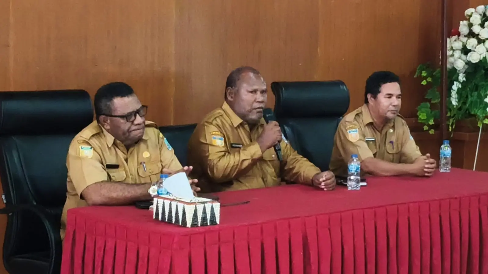 Sertijab Belasan Kepala Distrik dan Lurah, Jabatan Amanah - RRI.co.id