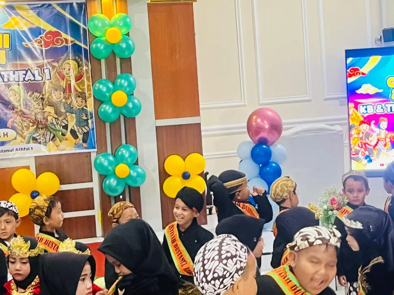 Akhirussanah dan Pentas Seni TK ABA 1 Kota Madiun Tahun Ajaran 2025/ ...
