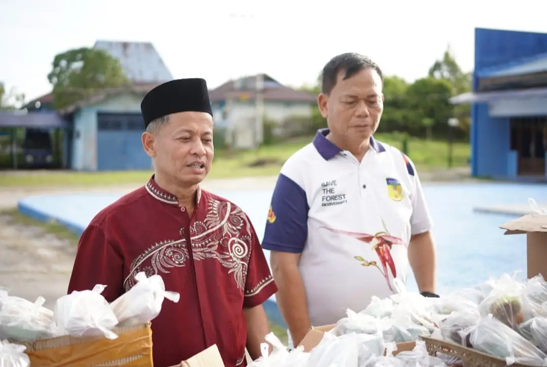 Berkah Ramadan, LPP RRI Biak Bagikan 300 Paket Takjil - RRI.co.id
